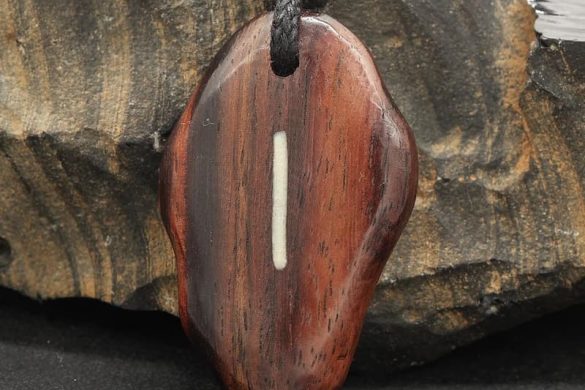 Eihwaz Rune Meaning: Complete Guide to the Norse Yew Tree and Endurance ...